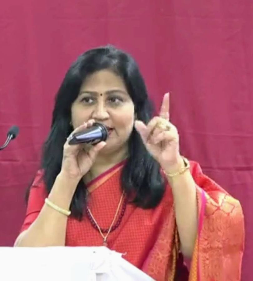 Priya Sawant Mumbai based Social Entrepreneur who shares her Entrepreneurial journey with Hello ...